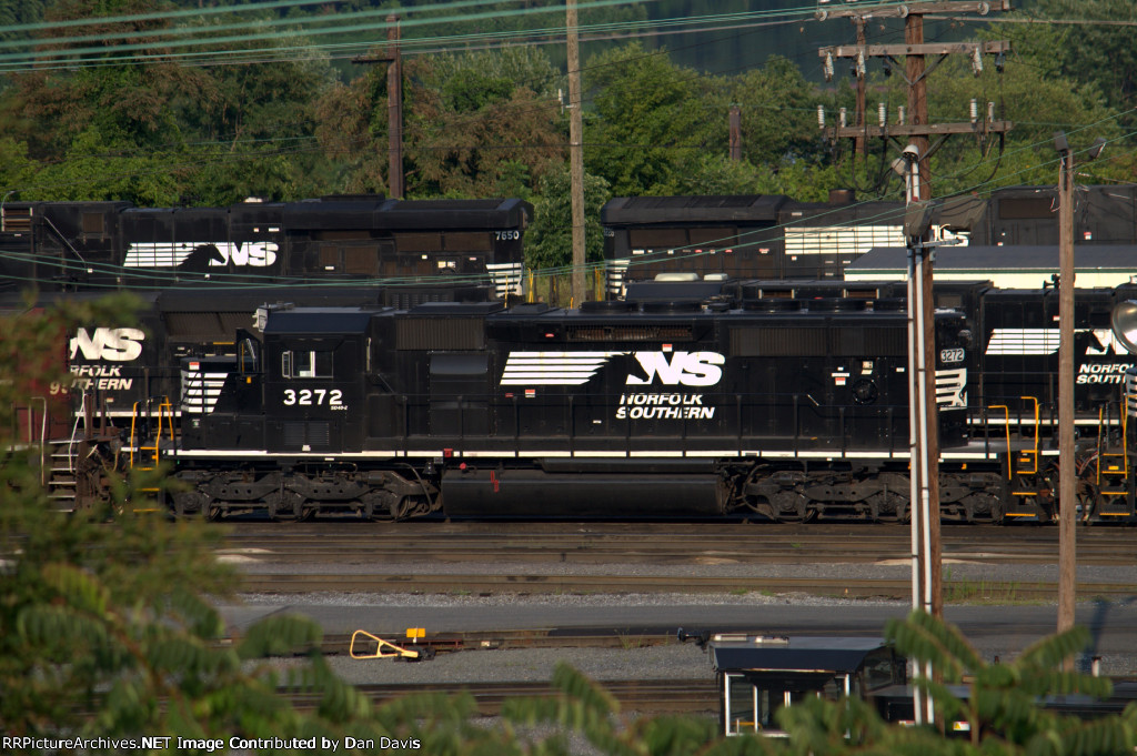 NS SD40-2 3272